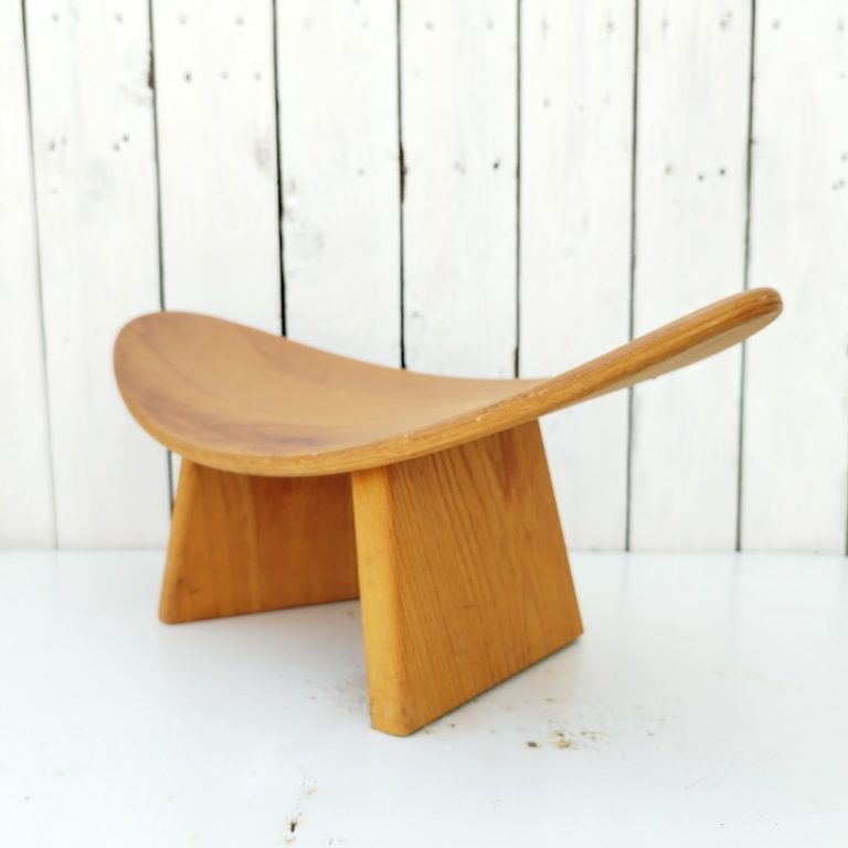 Tabouret Shoggi Alain Gaubert bois naturel - Acolytes Antique