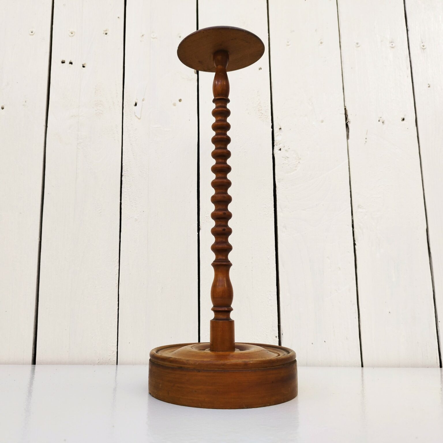 Porte-chapeau en bois tourné vintage, modiste - Acolytes Antique