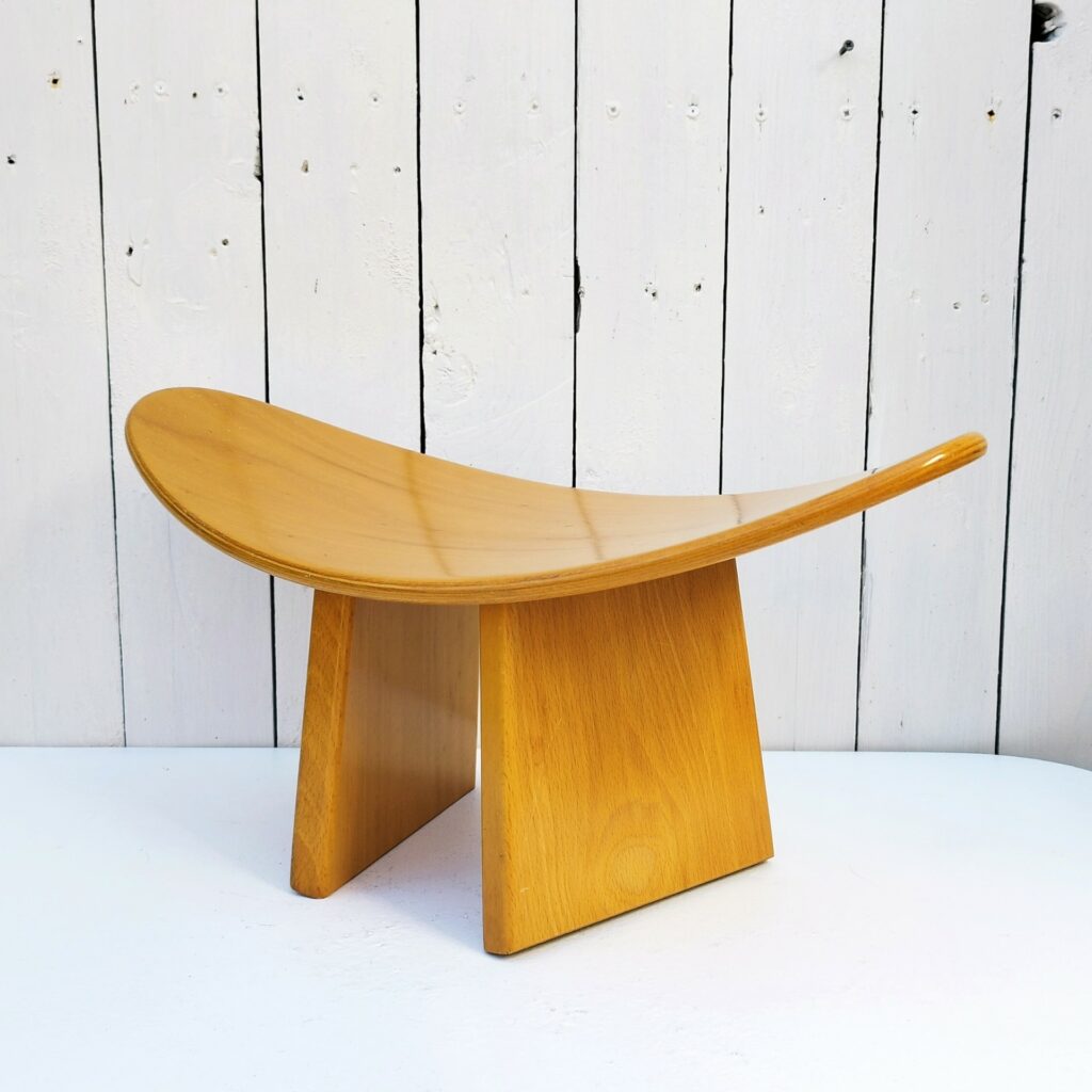 Tabouret Shoggi Alain Gaubert bois naturel - Acolytes Antique